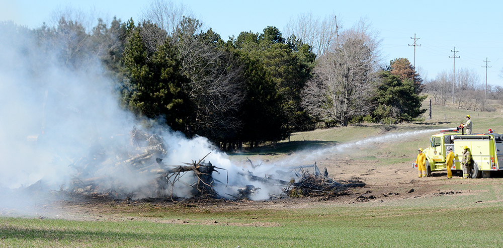 Ag fire loses control, ignites neighbor’s woods. | MasonCountyPress.com
