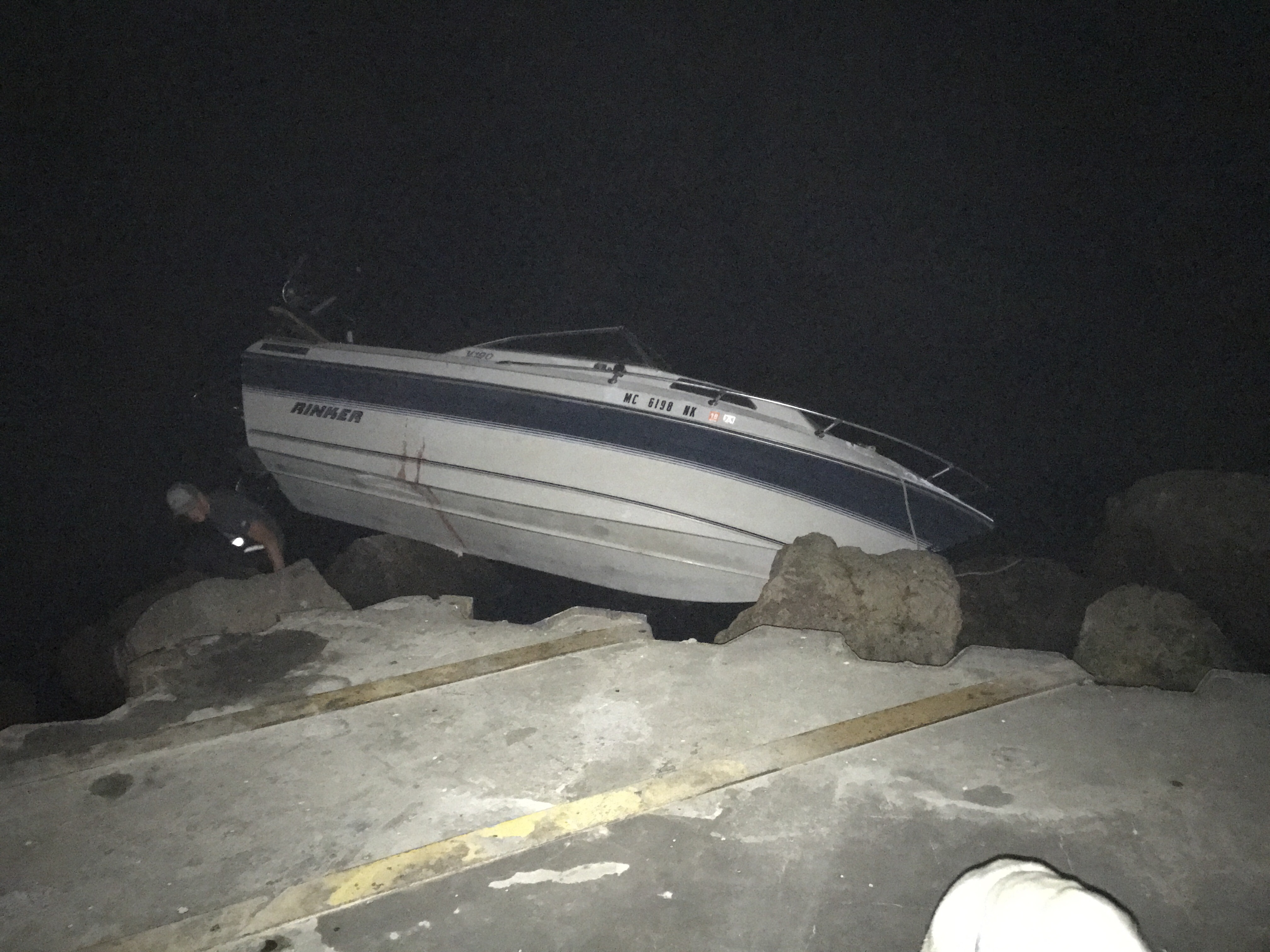 Minor injuries after boat strikes breakwater | MasonCountyPress.com