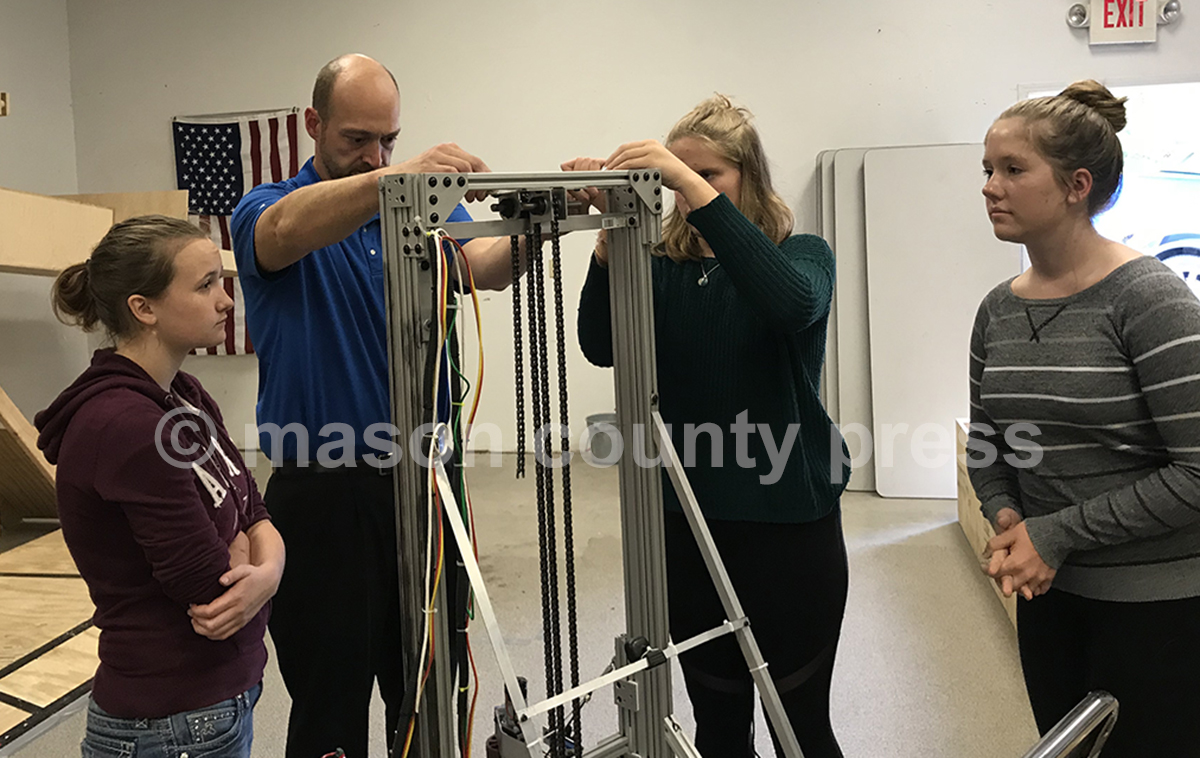 LHS robotics team heading to all-girls competition. | MasonCountyPress.com