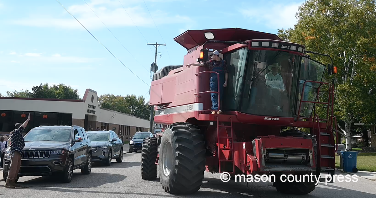 VIDEO: A Scottville tradition: MCC tractor parade | MasonCountyPress.com