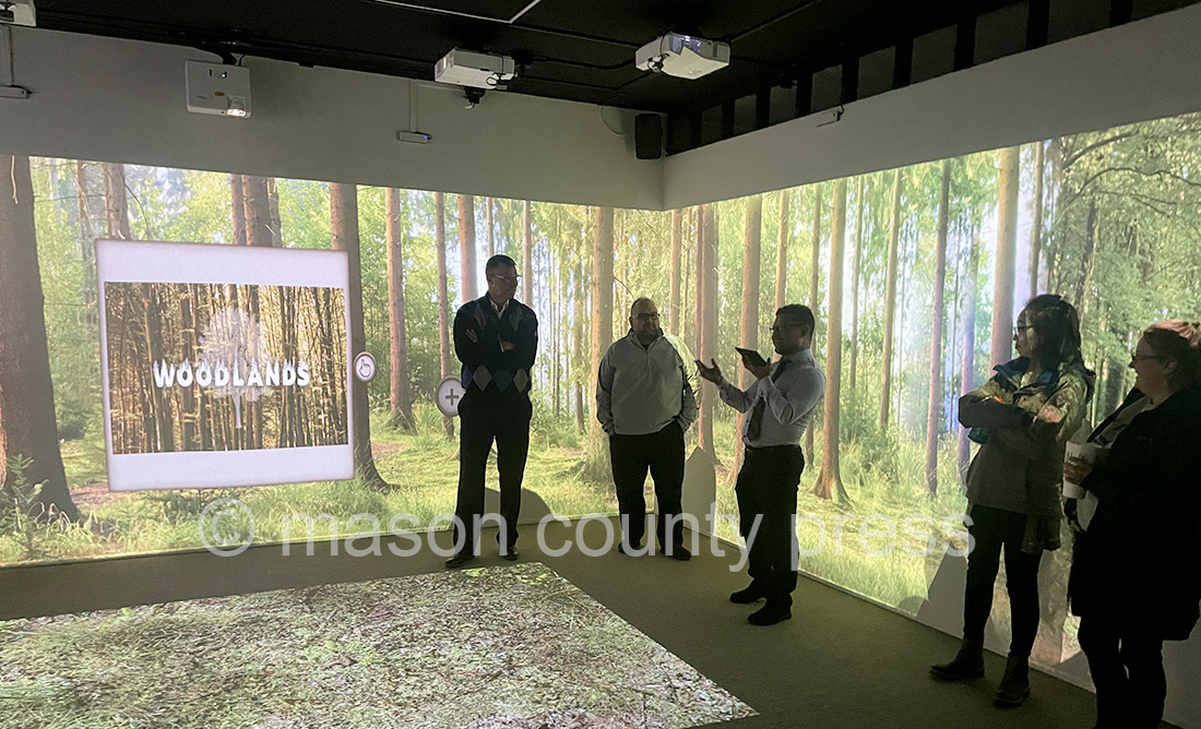 VIDEO: MCC debuts Immersion Technology Room | MasonCountyPress.com