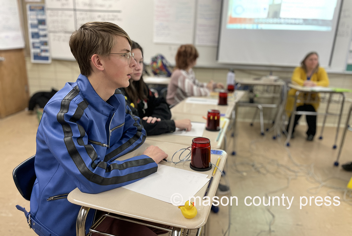 MCC restarts quiz bowl team | MasonCountyPress.com