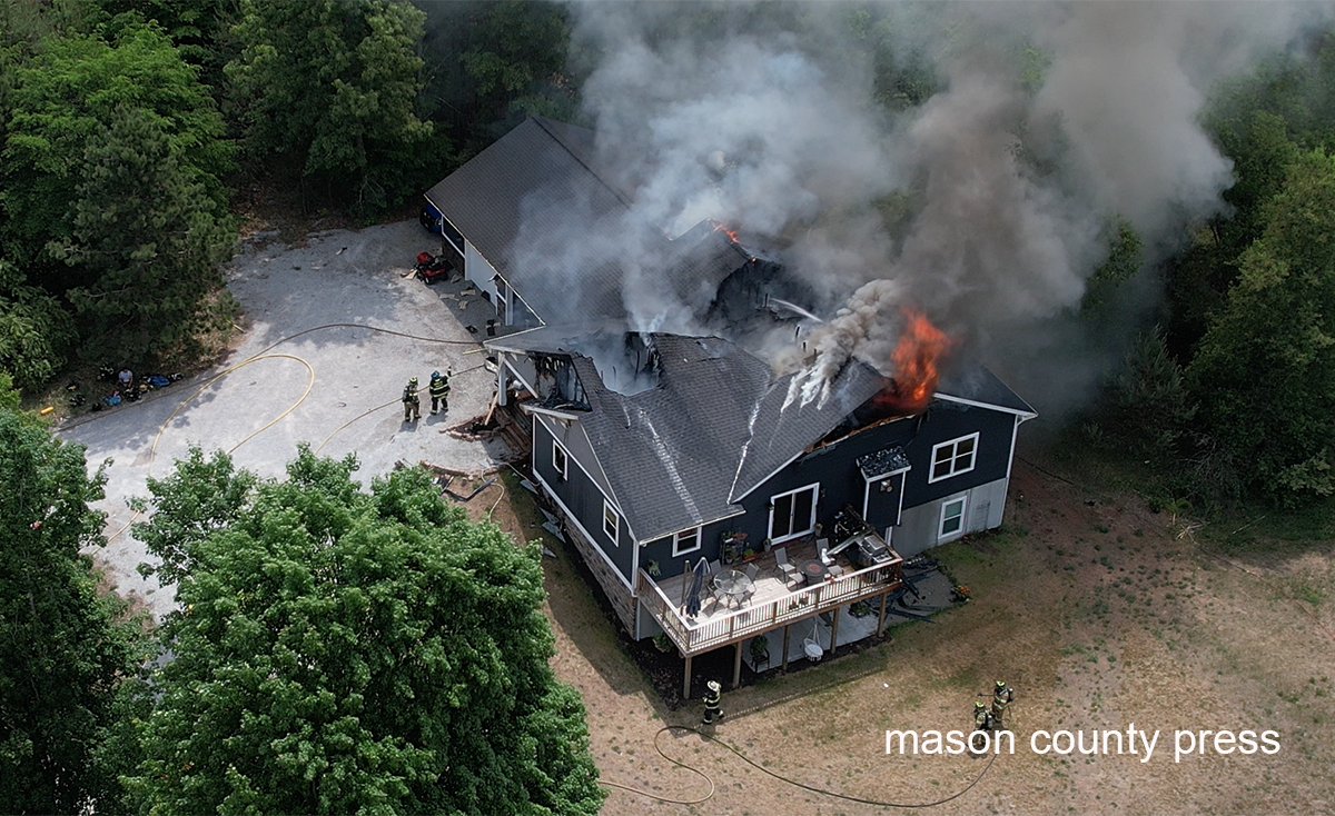 VIDEO: Firefighters fight house fire on Victory Corner ...