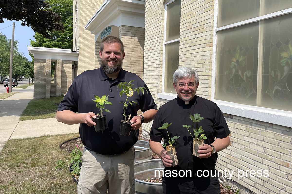 Community garden, dinner have goals of strengthening a neighborhood ...