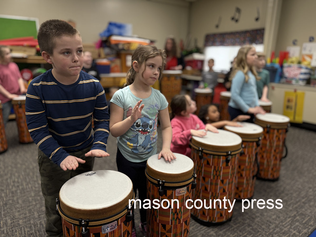 Clown Band donation helps purchase new drums for MCC elementary music program | MasonCountyPress.com