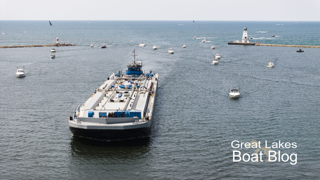 VIDEO: A busy Sunday afternoon at the Port of Ludington ...