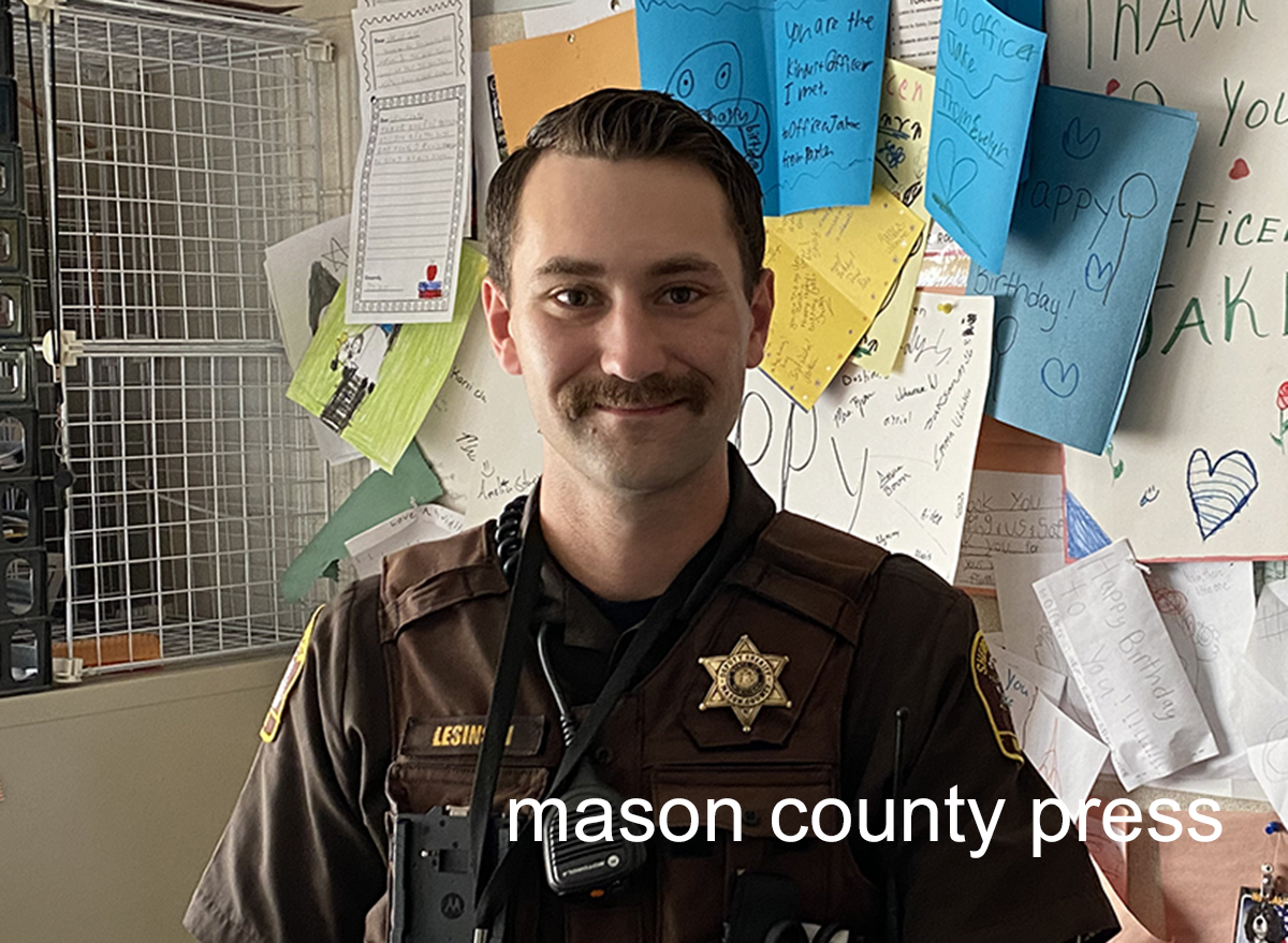 Dep. Lesinksi protects the Cardinals | MasonCountyPress.com